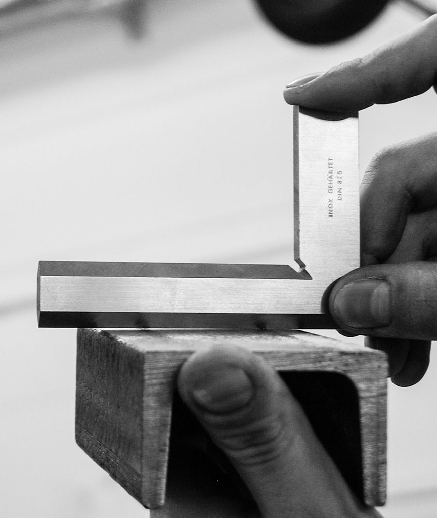 02 - Entgraten und Flächen feilen | AUTOSCHRAUBER.DE